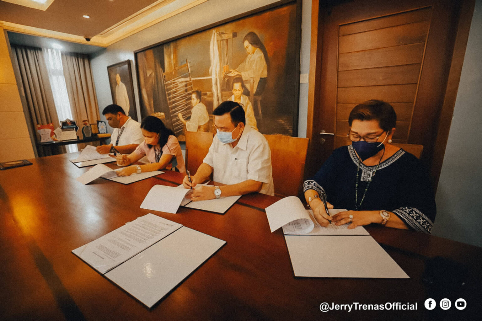 Iloilo City, PSA sign MOA on free birth registration in barangays - IBS ...